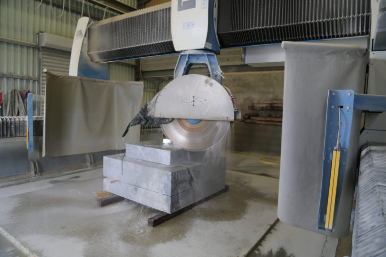 TC1200 débiteuse CNC 5 axes Thibaut centre de débitage | Thibaut Machines